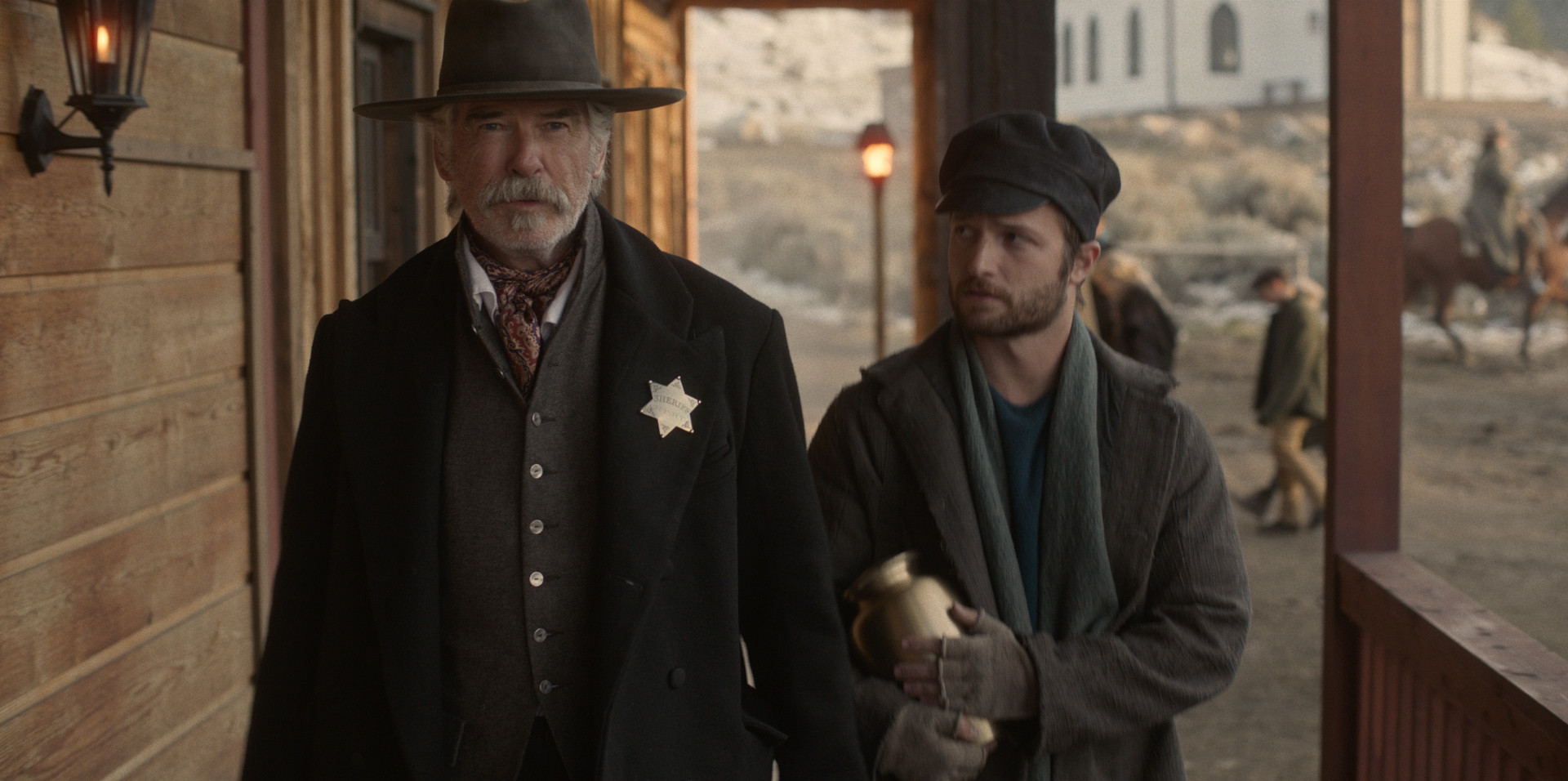 Brand New Western Starring Samuel L. Jackson And Pierce Brosnan Gallops ...